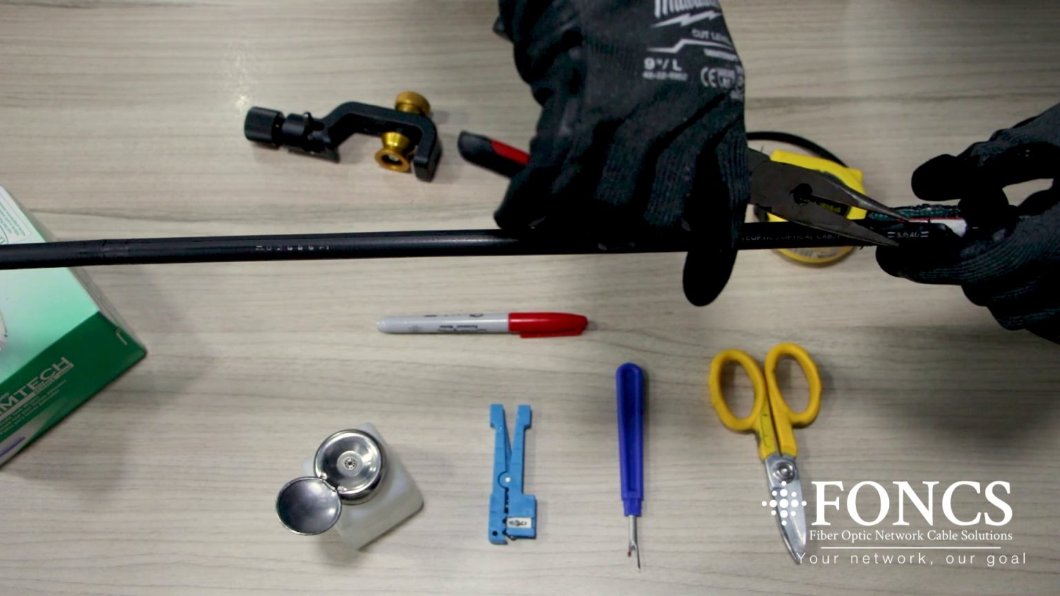 How to prepare a Fiber Optic Cable for Mid-Span Access - FONCS