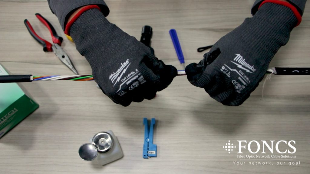 How to prepare a Fiber Optic Cable for Mid-Span Access - FONCS