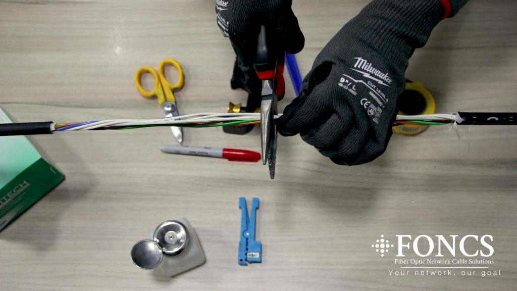 How to prepare a Fiber Optic Cable for Mid-Span Access - FONCS